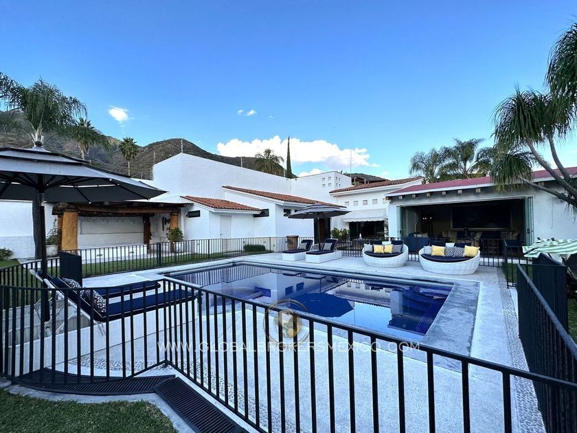 venta Casa en Ajijic Centro, Chapala, Jalisco (EB-MC0425s)- icasas.mx