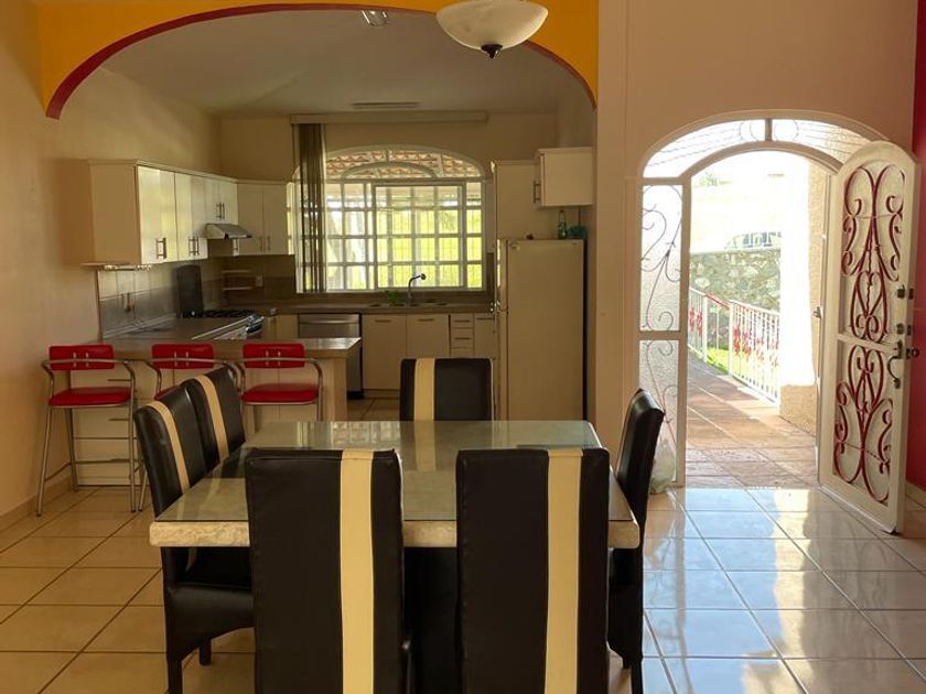 venta Casa en Chapala Centro, Chapala, Jalisco (468413--431)- icasas.mx