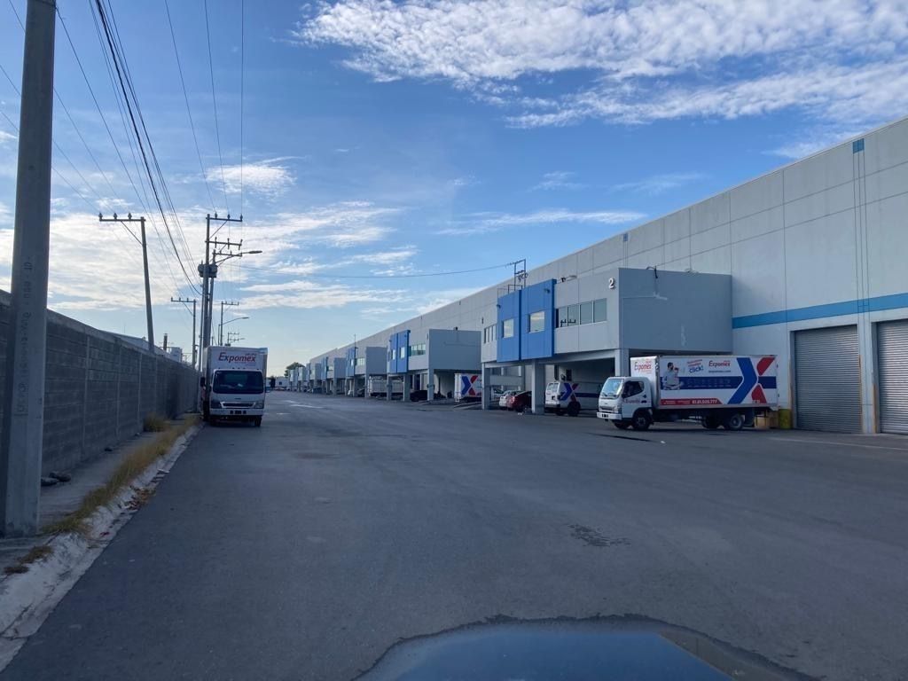 renta Local comercial en Hacienda Santa Fe, Ciudad Apodaca, Apodaca (EB-SH4446)- icasas.mx