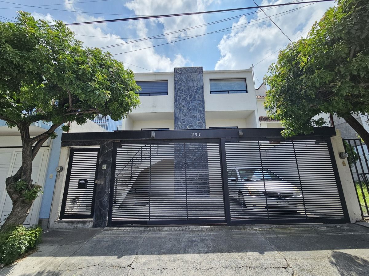 venta Casa en Tejeda, Corregidora, Querétaro (EB-RH7428)- icasas.mx