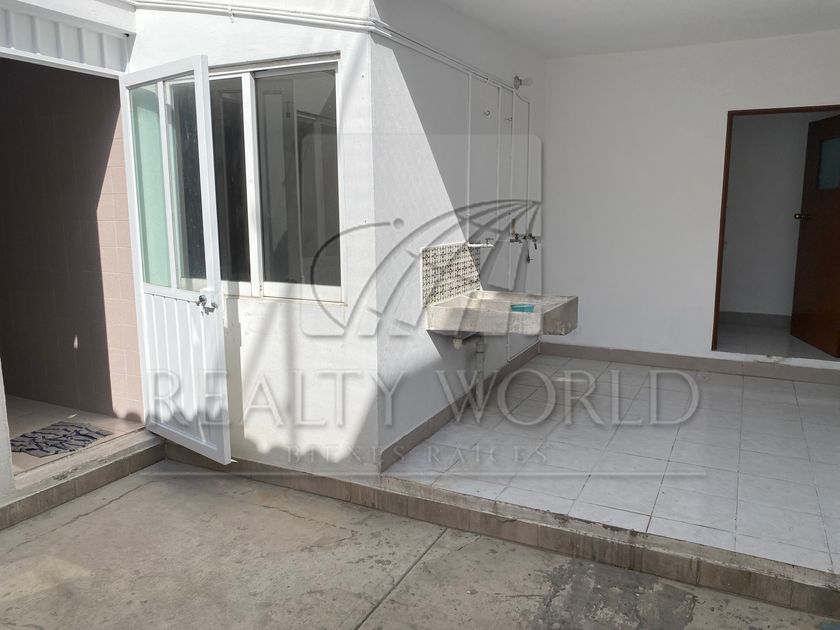 renta Casa en Santa María de las Rosas, Toluca (15-CR-8433)- icasas.mx