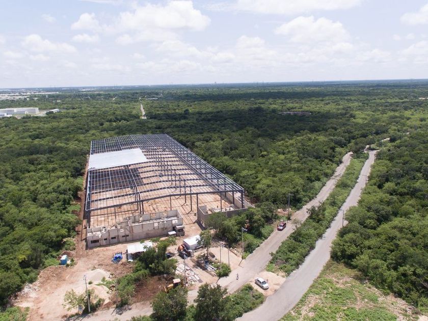 venta Nave en Pueblo Caucel, Mérida, Yucatán (EB-NR9074s)- icasas.mx