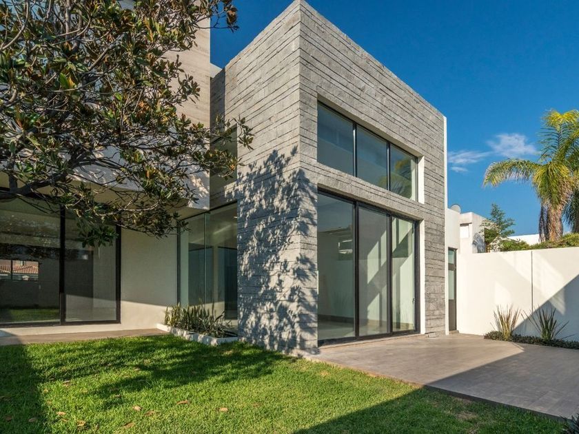 venta Casa en Colonia Fuentes del Valle, San Pedro Garza García (EB ...