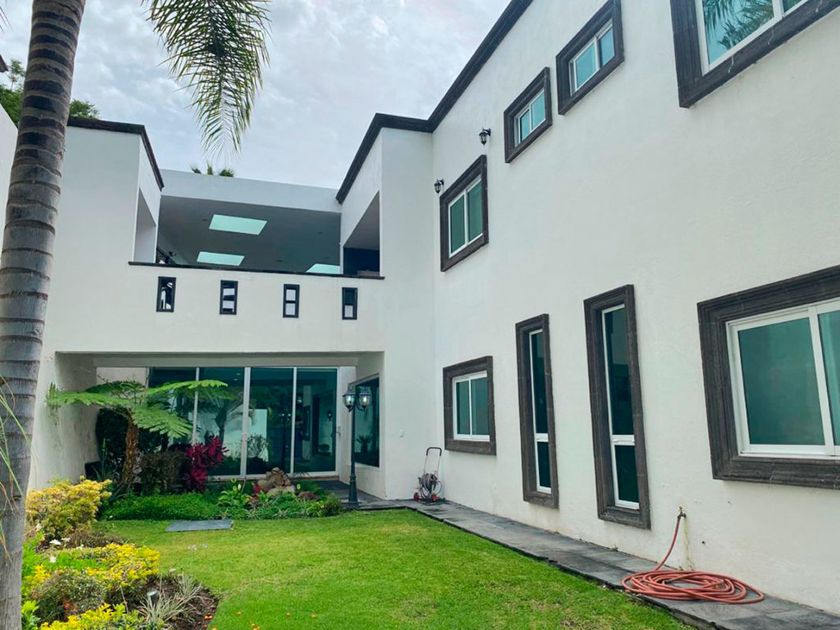 venta Casa en Ajijic Centro, Chapala, Jalisco (HCV-014-39872)- icasas.mx