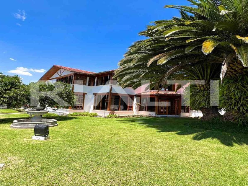 venta Casa en Cumbayá, Quito (COM-532)- icasas.ec