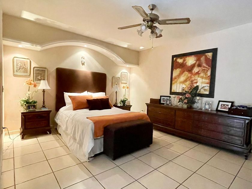 venta Casa en fraccionamiento en Cumbres Residencial, Hermosillo ...