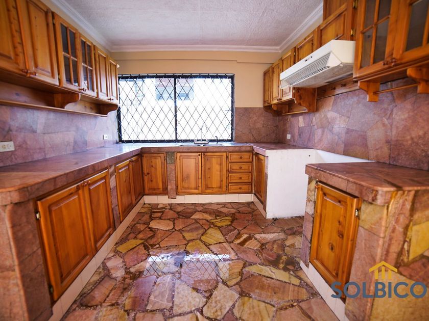 venta Casa en El Vecino, Cuenca (casa monay esquinera)- icasas.ec