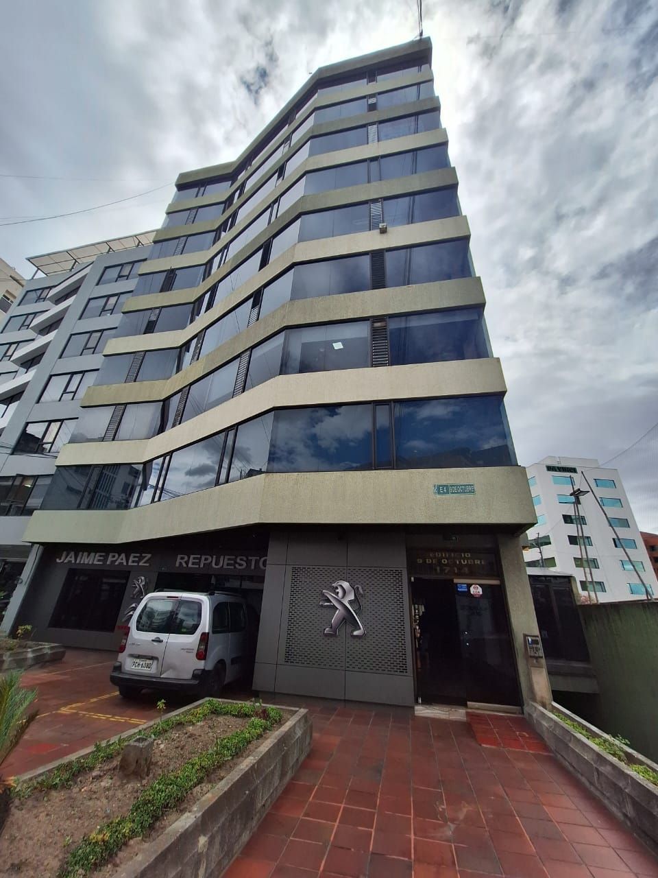 arriendo Oficina en La Pradera, Quito (MARIA ISABEL RENTA)- icasas.ec