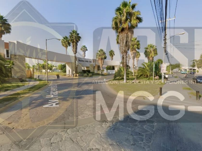 venta Casa en fraccionamiento en Santa Cruz Del Valle, Tlajomulco de ...