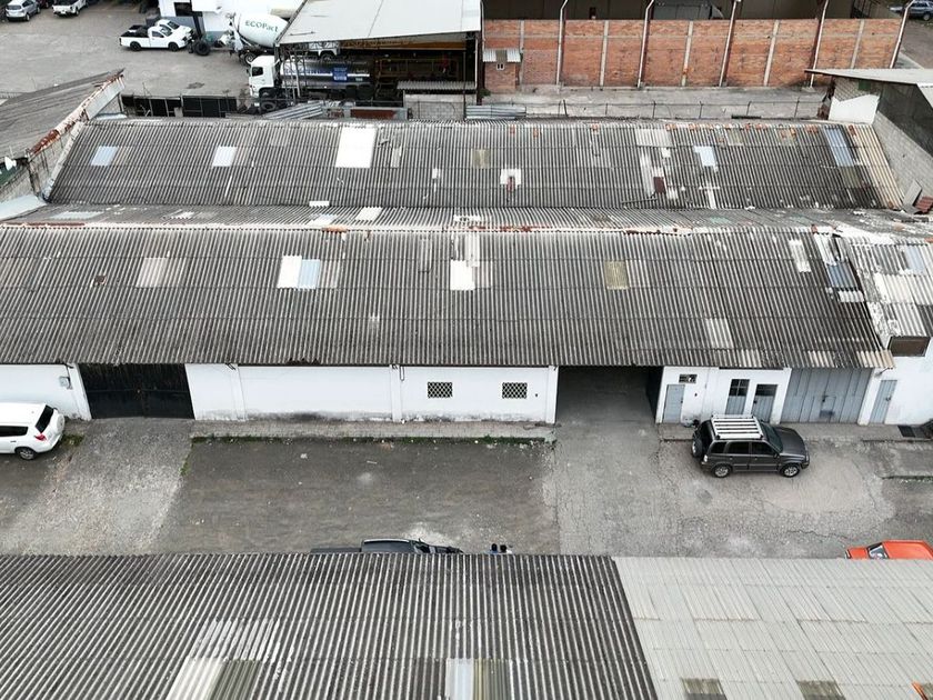 arriendo Bodega-Galpon en Hermano Miguel, Cuenca (NAV.1.IND)- icasas.ec