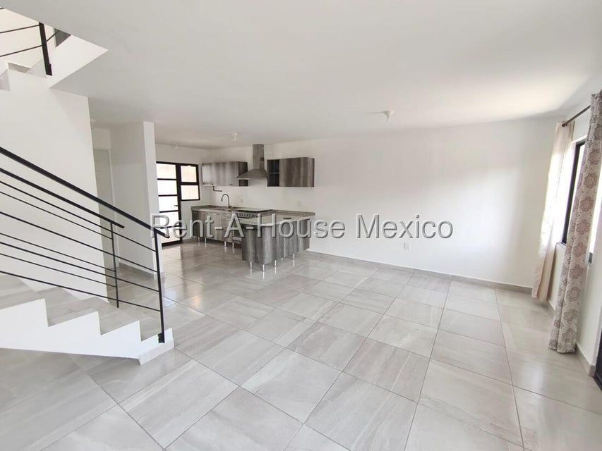 venta Casa en fraccionamiento en Zakia, El Marqués (26-1551 IO)- icasas.mx