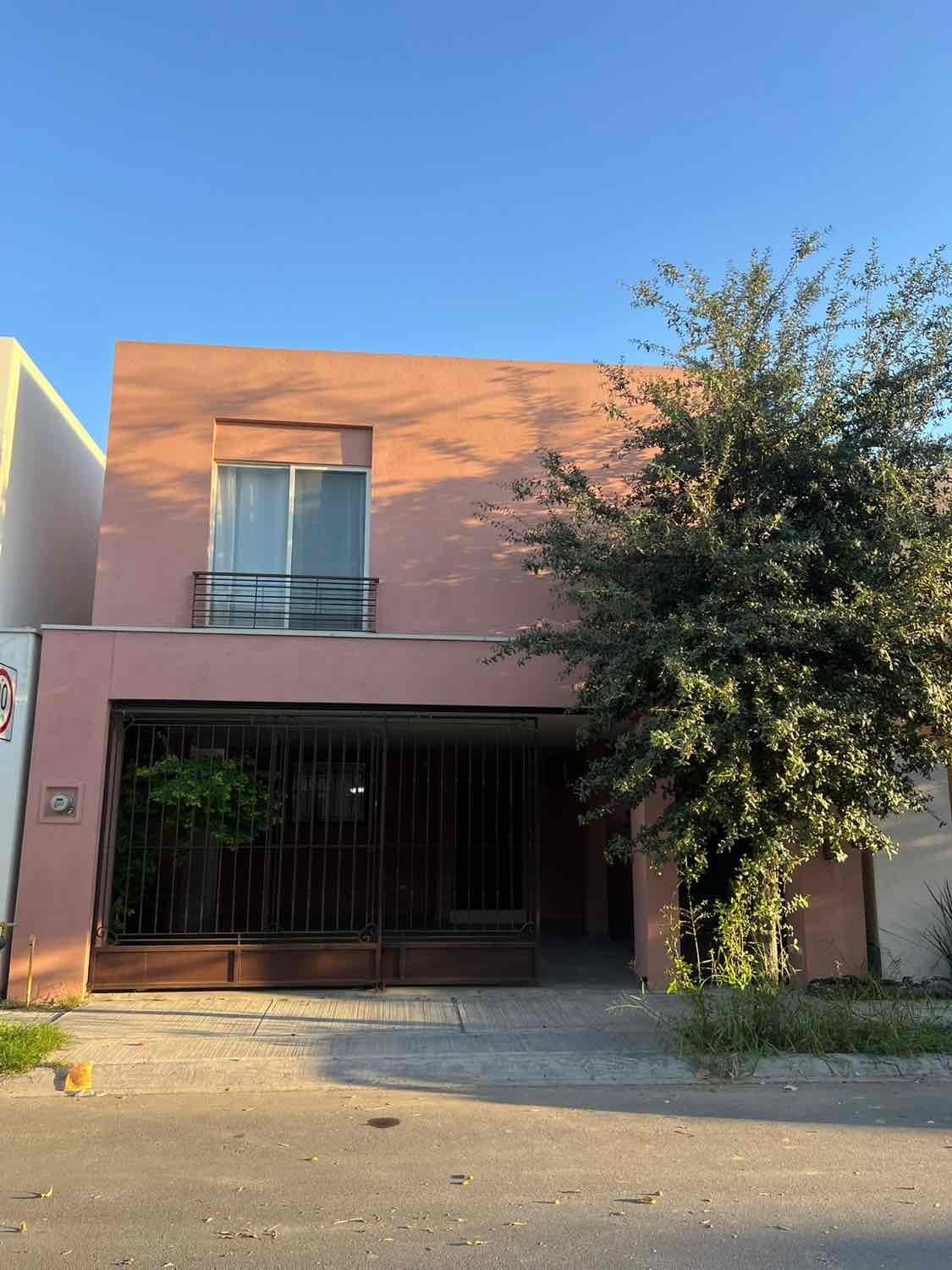 venta Casa en Apodaca Centro, Apodaca (00700)- icasas.mx