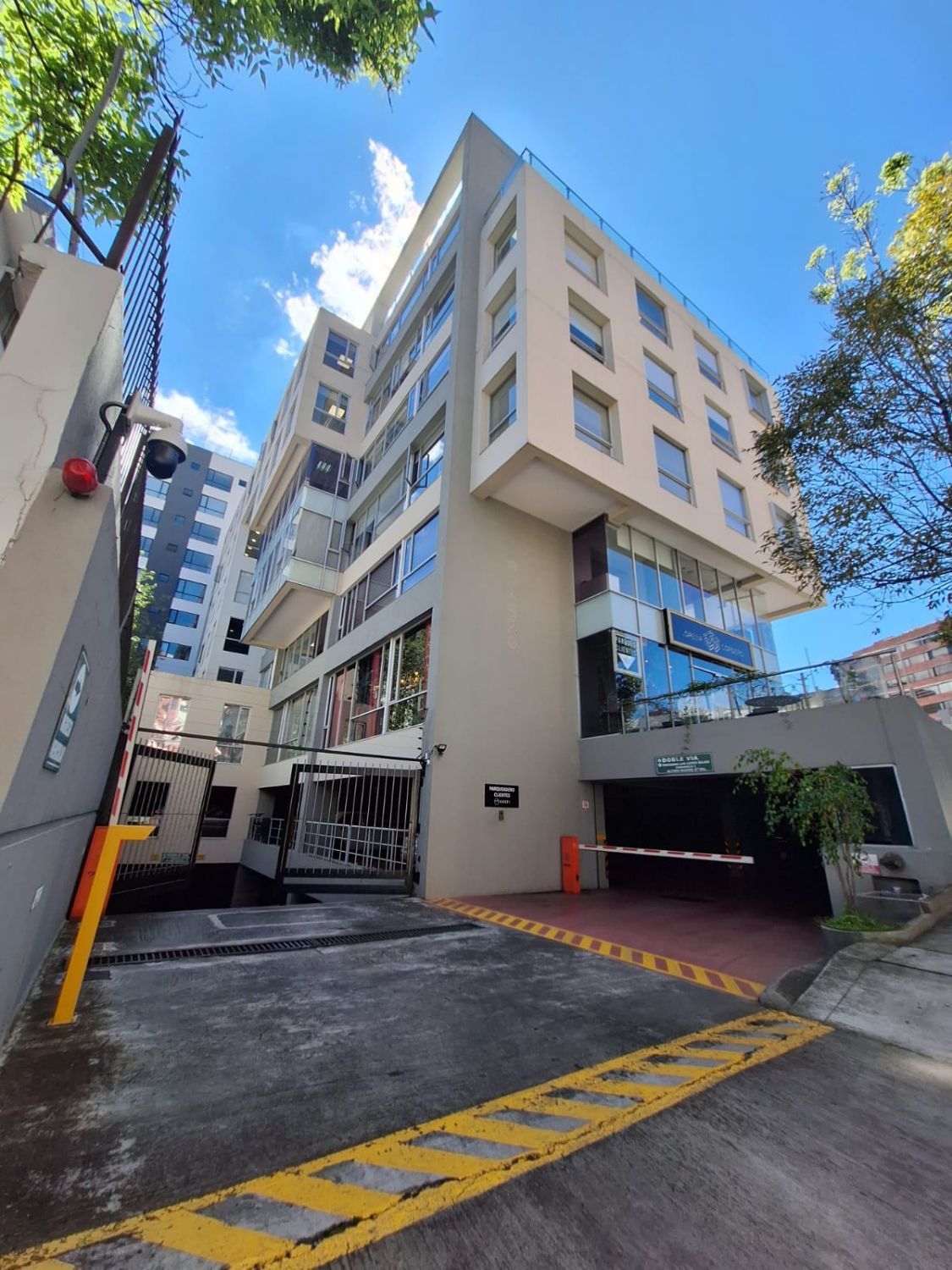 venta Oficina en Iñaquito, Quito (GVB19)- icasas.ec
